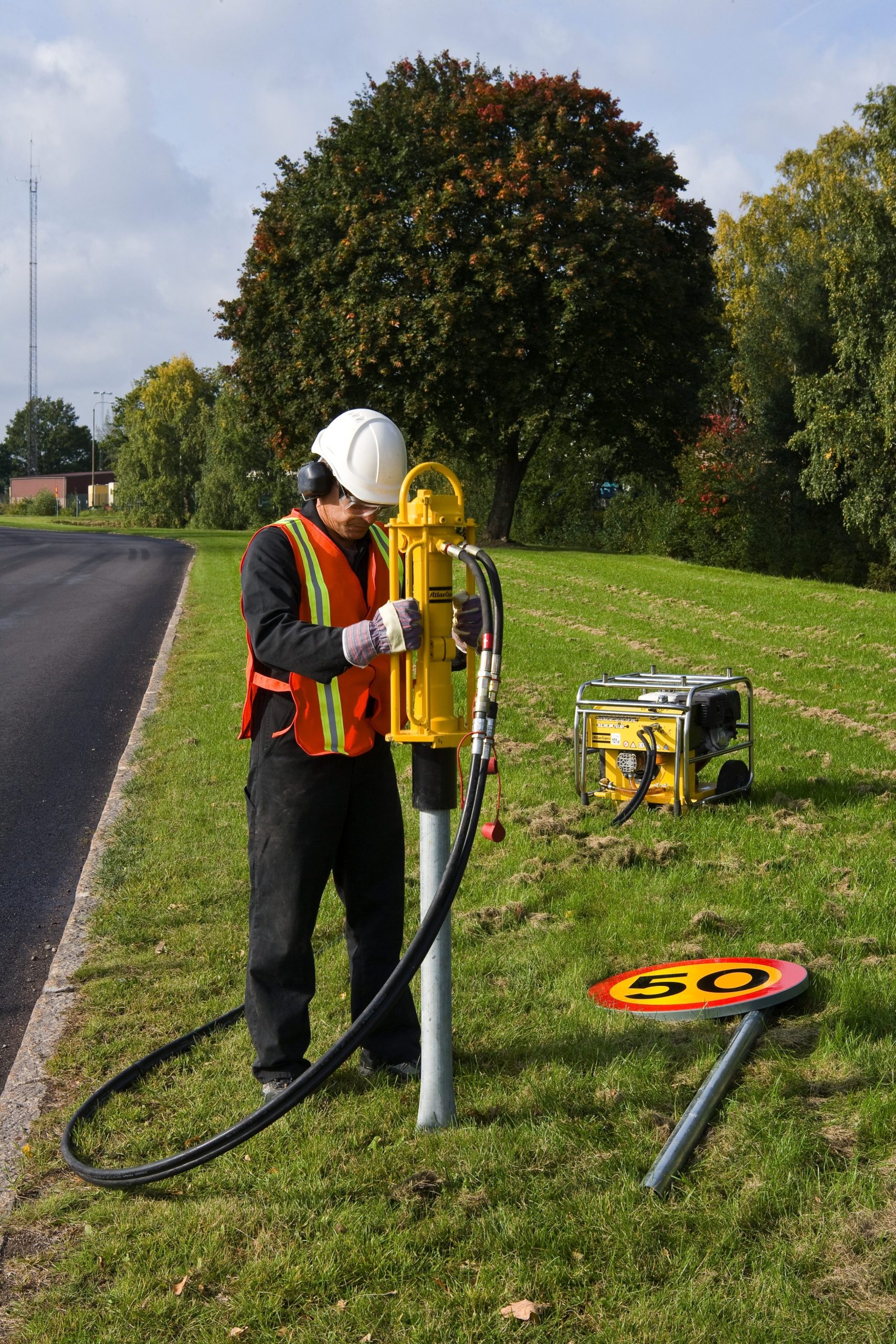 Hydraulic post drivers – Pajot Equipment